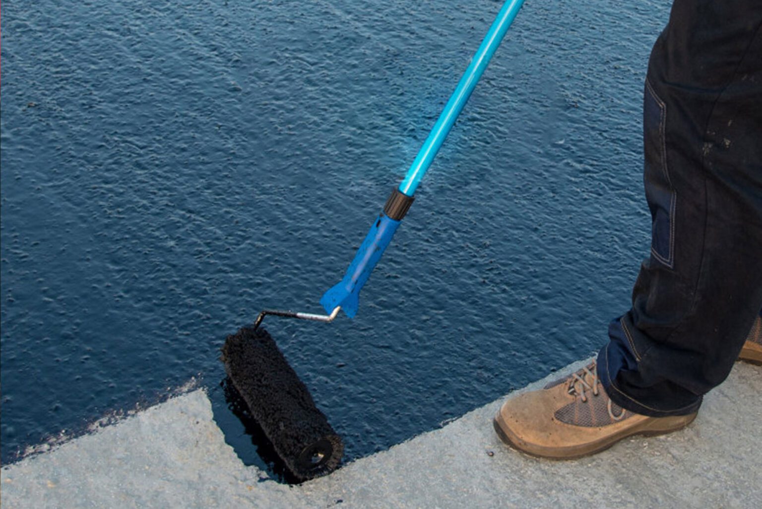 How to Choose the Best Roof Waterproofing Paint? - YURU